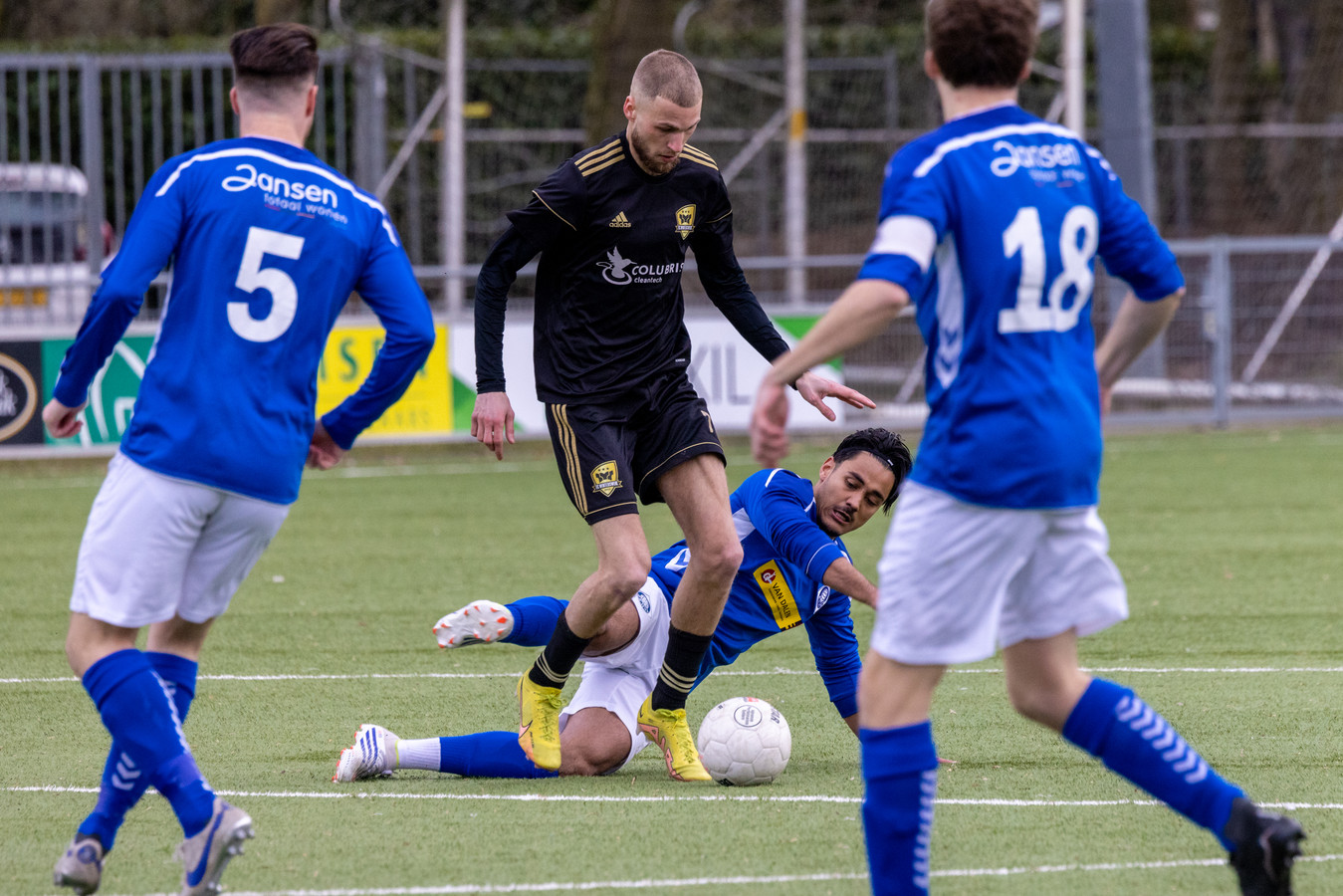 Ongeslagen reeks RKHVV door eigen foutjes doorbroken | Foto ...