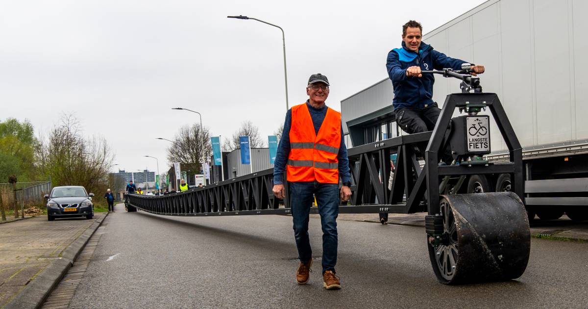 Nederlanders bouwen de langste fiets ter wereld en stoten daarmee ...
