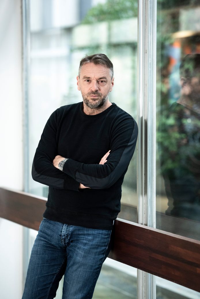 Tom Waes zoekt vrijwilligers voor legeropleiding ‘Kamp Waes’: “Eén ... Tom Waes zoekt vrijwilligers voor legeropleiding ‘Kamp Waes’: “Eén ...
