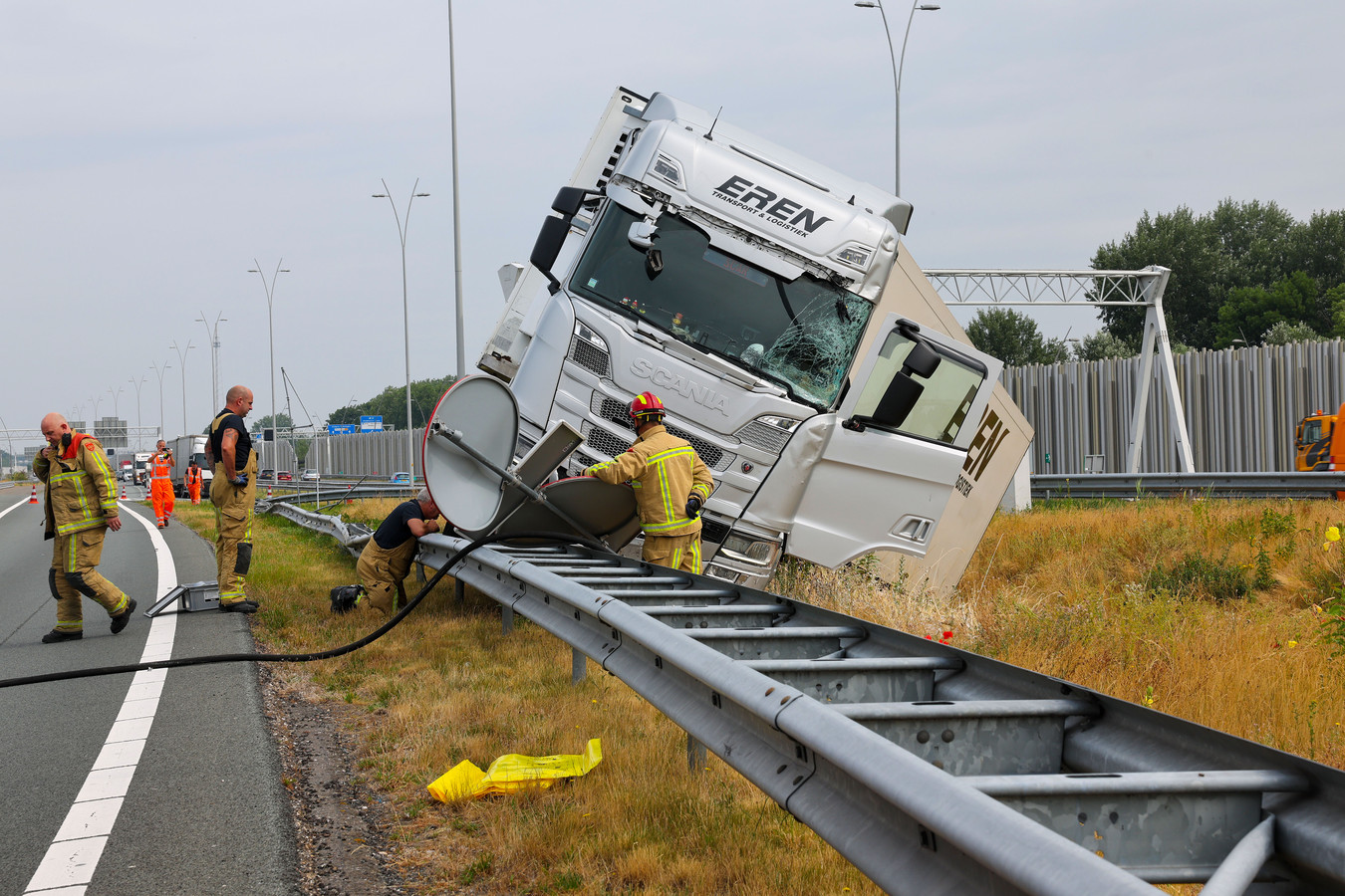Verbindingsweg A2 naar A67 weer open na ongeluk met vrachtwagen ...