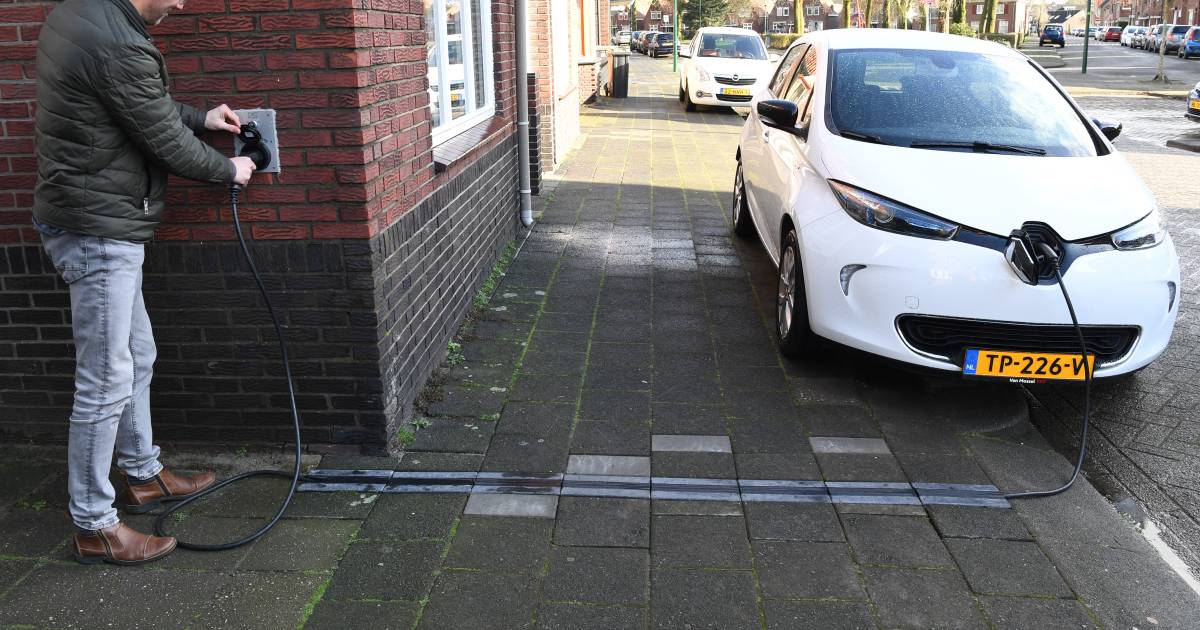 Voortaan ook in Best elektrische auto opladen voor de deur ...