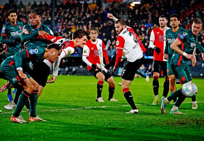 Uitblinkende keepers, een discutabel VAR-moment en een heel zuur einde ...