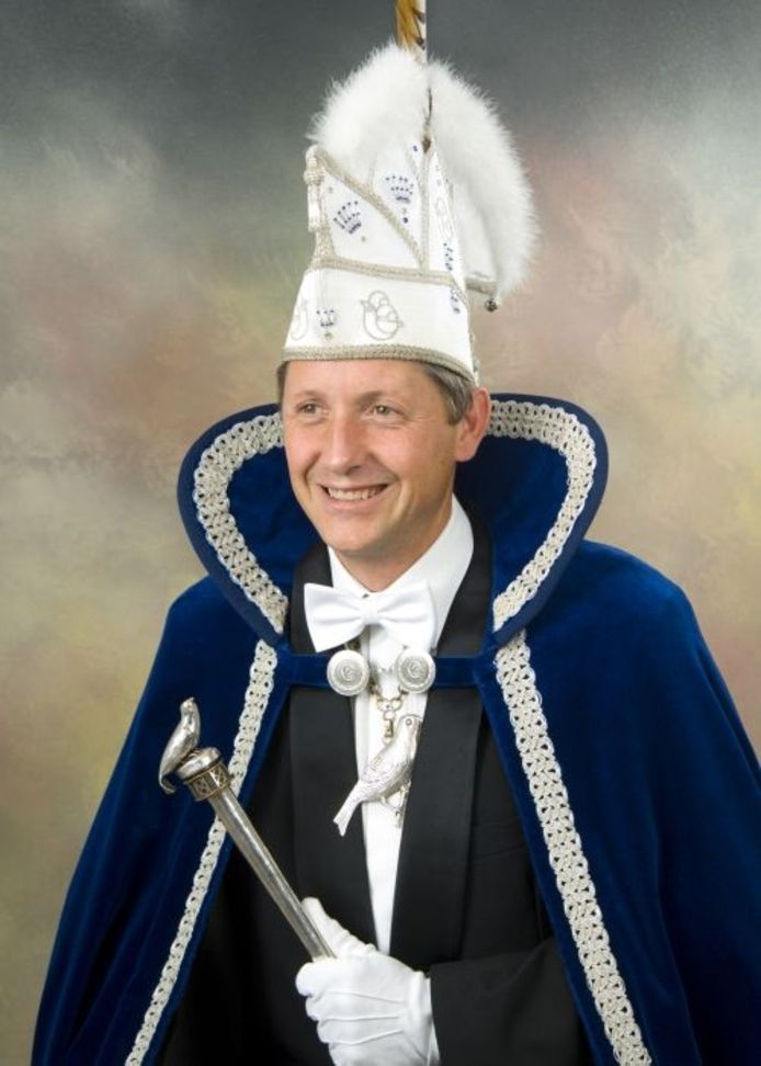 Prins Bart den Derde bij de Bergkneuters Handel | Carnaval | ed.nl