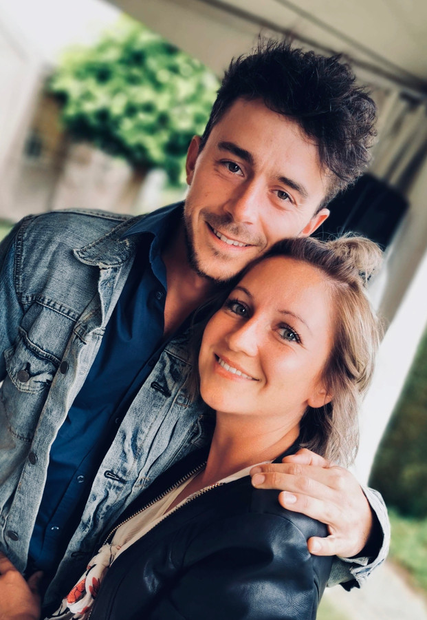 Zanger Dean over zijn nakende vaderschap: “Bij de tweede test was het ...