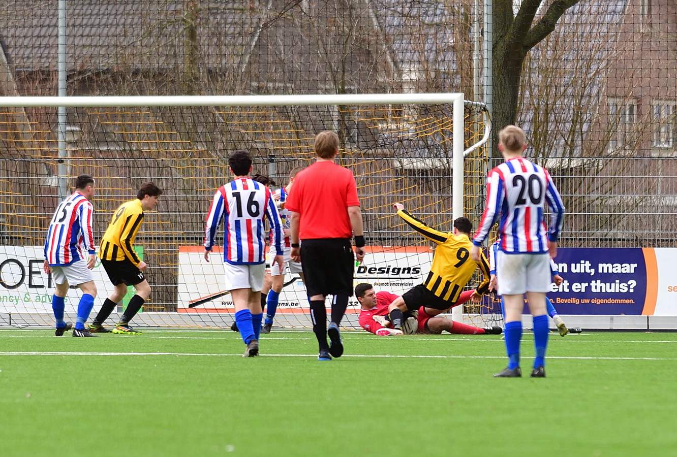 NSV degradeert na duel waarin veertien goals vielen: ‘Als je zo ...