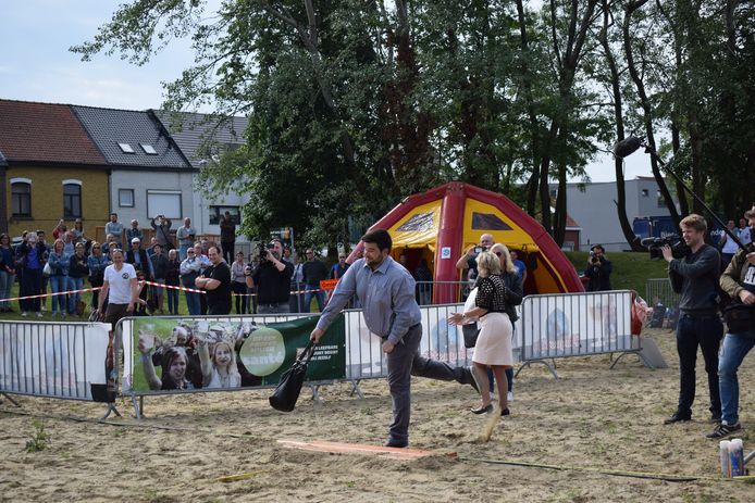 ‘Zelzate Geweldig’ is een merknaam geworden: “Aanschuiven tot in Tokio ...