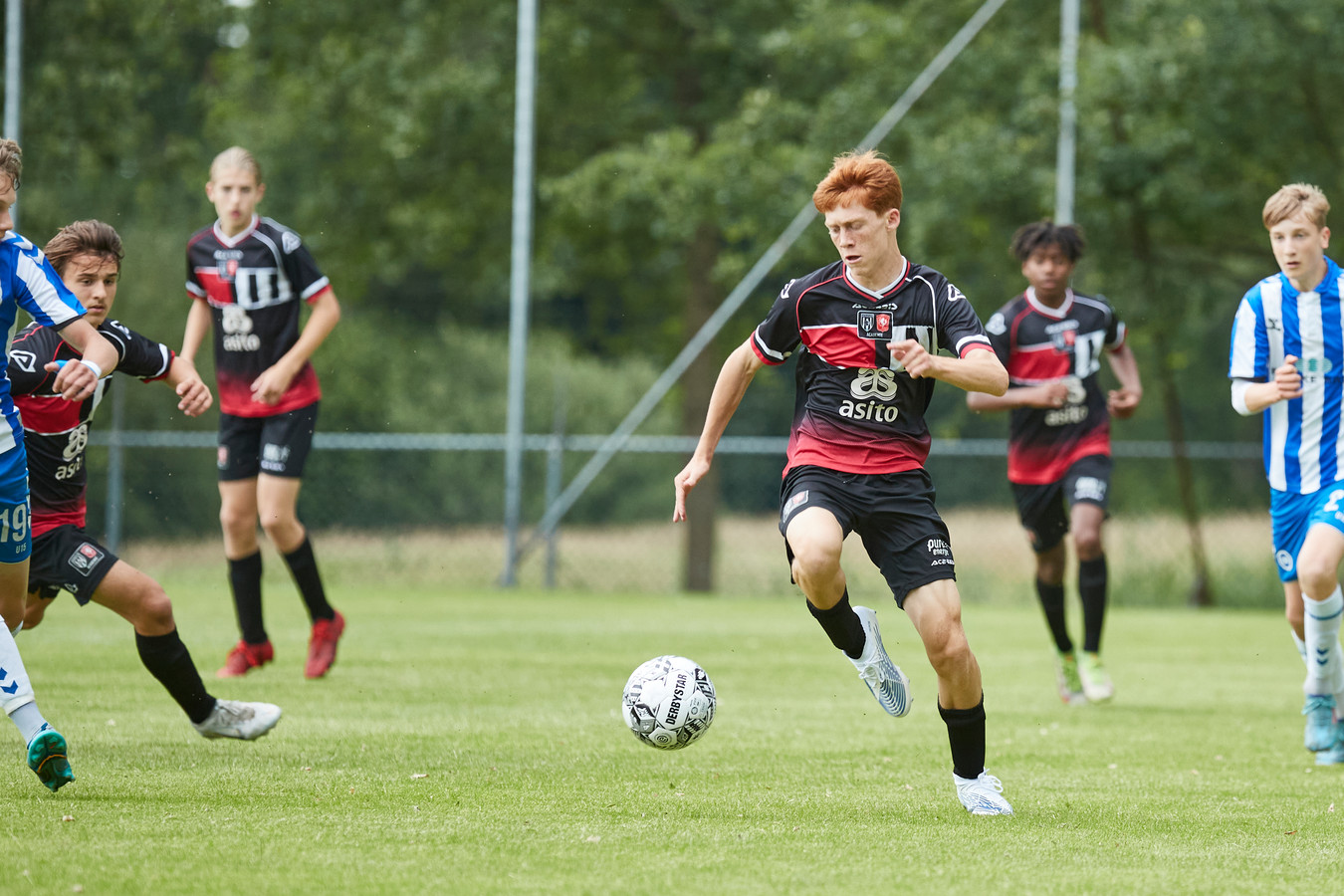 FC Twente houdt 14-jarig talent uit handen van Ajax en Feyenoord: 'Eén ...