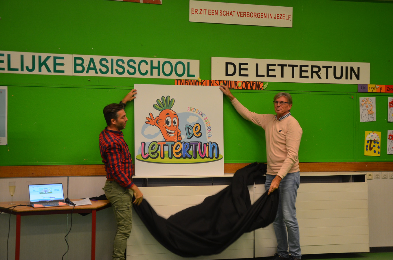 Basisschool De Lettertuin geeft met nieuw logo aftrap van ...