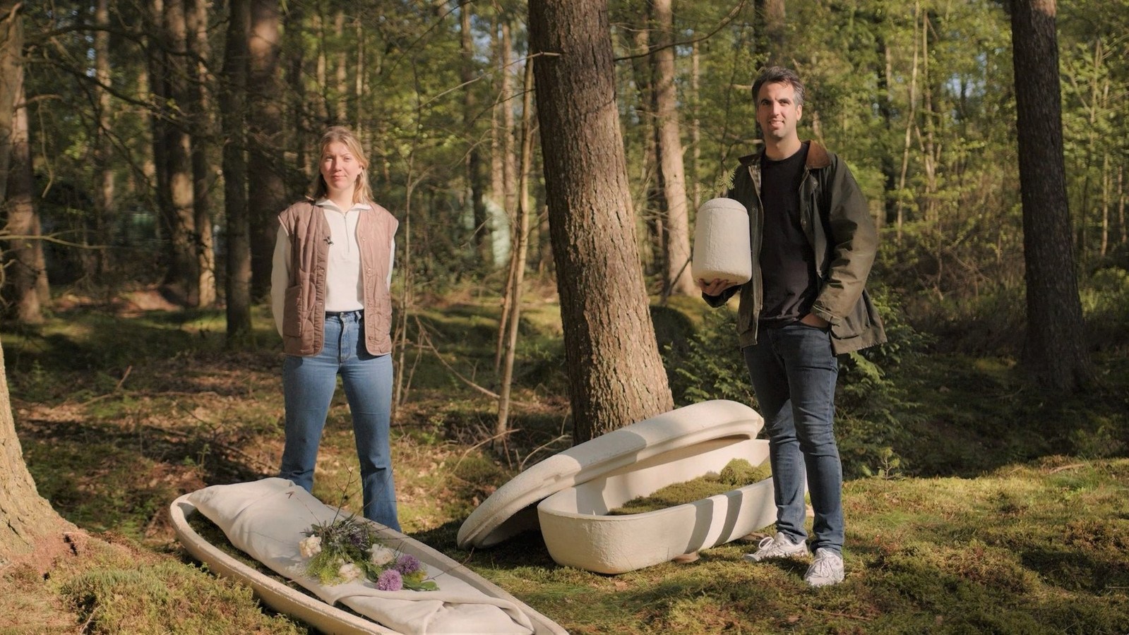 Menselijke resten worden in speciale schimmel-urn groene brandstof: ‘Oma reïncarneert als ...