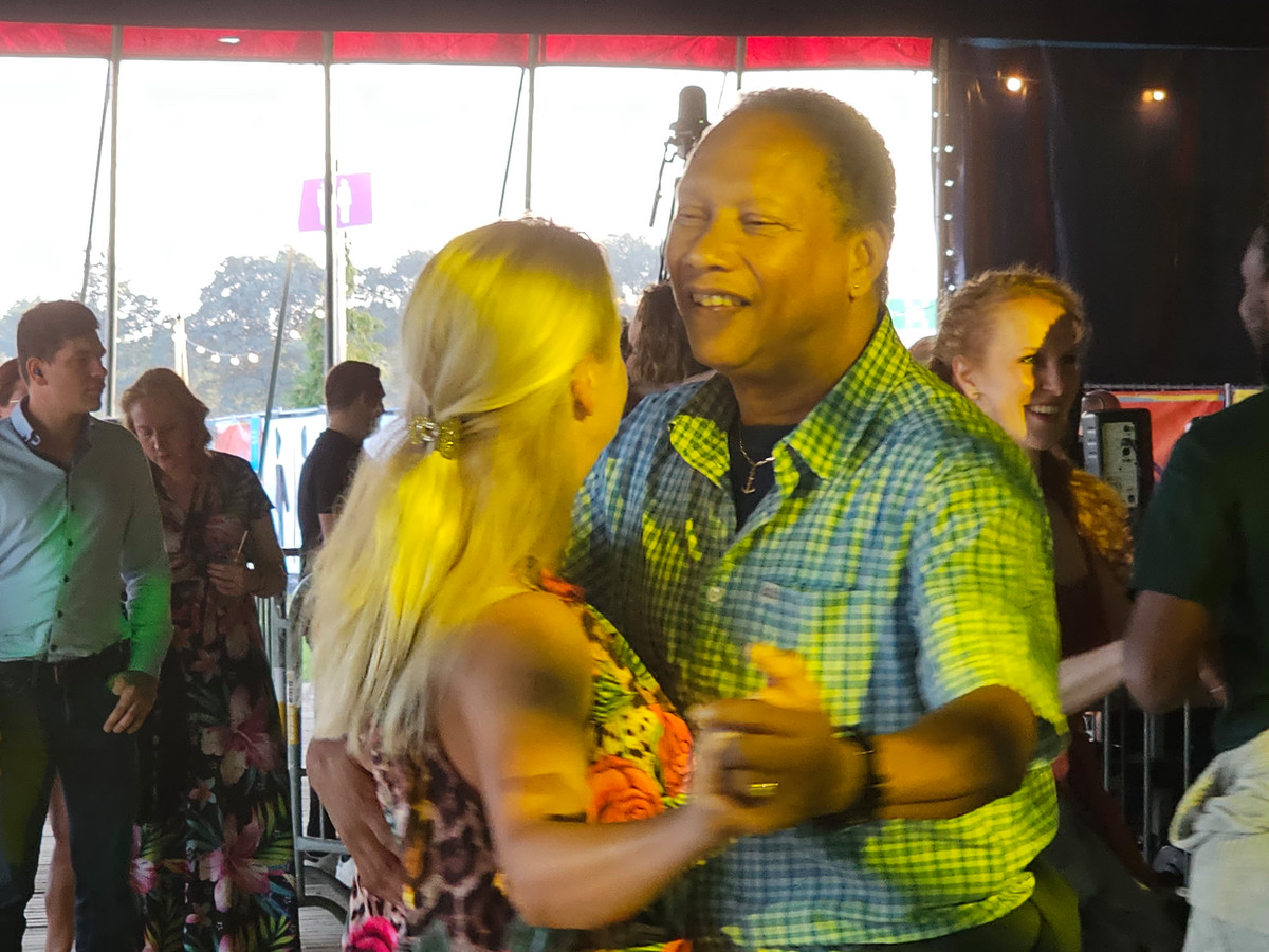 IN BEELD. 40ste Antilliaanse Feesten gestart onder stralende zomerzon ...