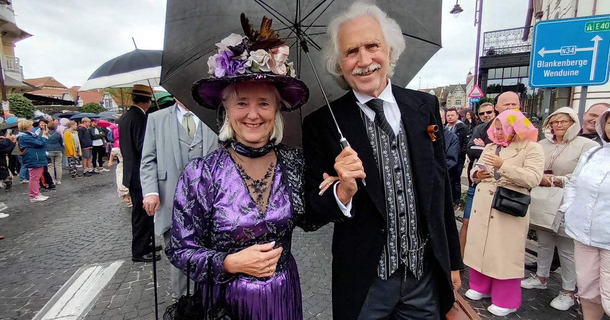 IN BEELD. Trammelant lokt veel volk ondanks regenweer | De Haan | hln.be