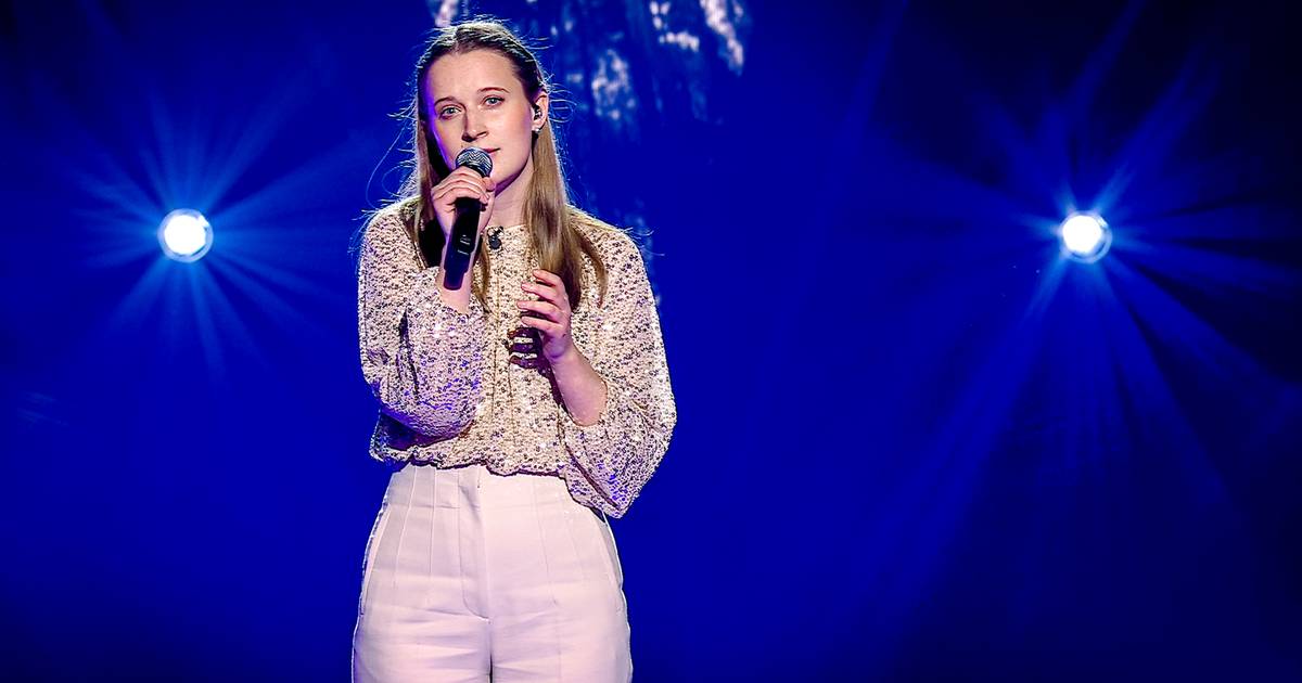 Rosann is door naar de tweede liveshow van The Voice van Vlaanderen ...