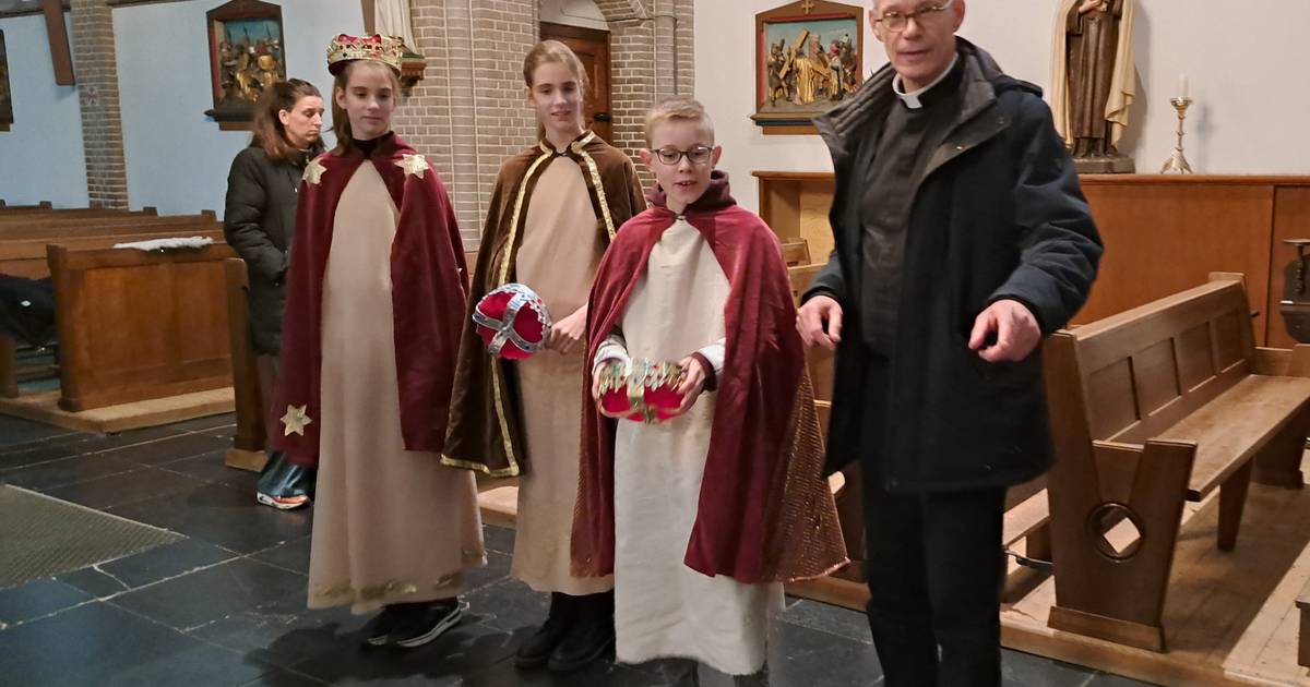 Pastoor René Aarden leidt op kerstavond vijf diensten en sjeest van ...