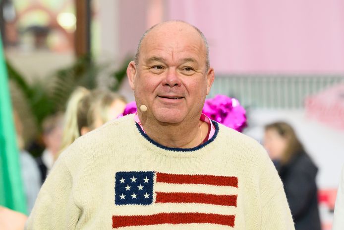 Schandaal bij Nederlandse Publieke Omroep blijft zich uitbreiden: Paul de Leeuw beschuldigd van ...