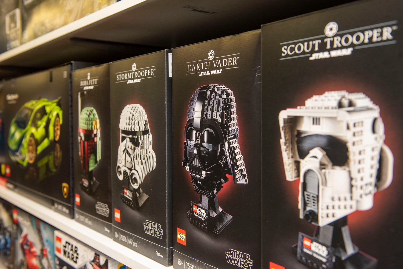 Tim en Steven maken hun Lego-droom waar en openen Brick Store in ...