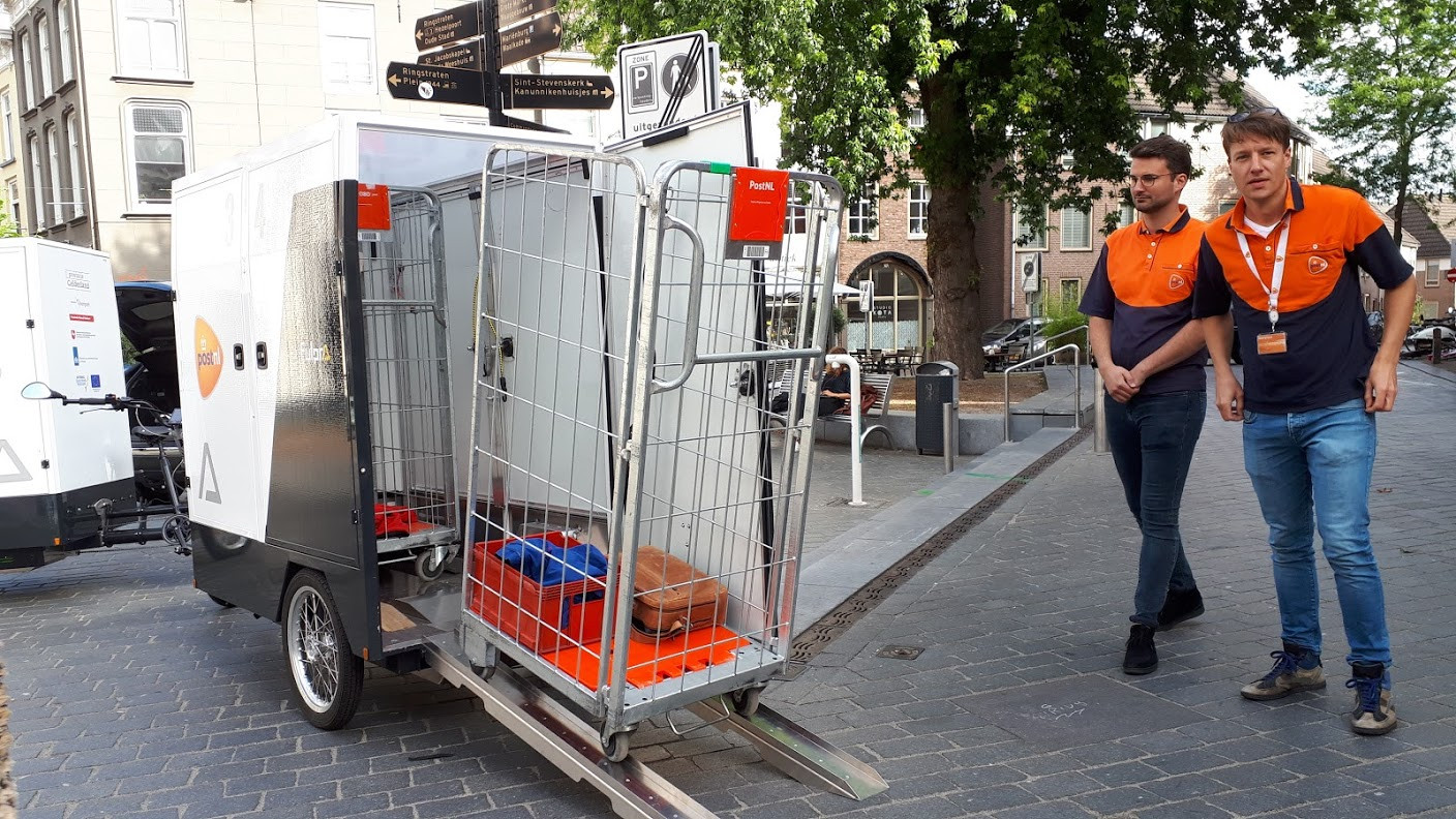 Explosieve groei bij PostNL: meer bezorgers, robots en extra ...