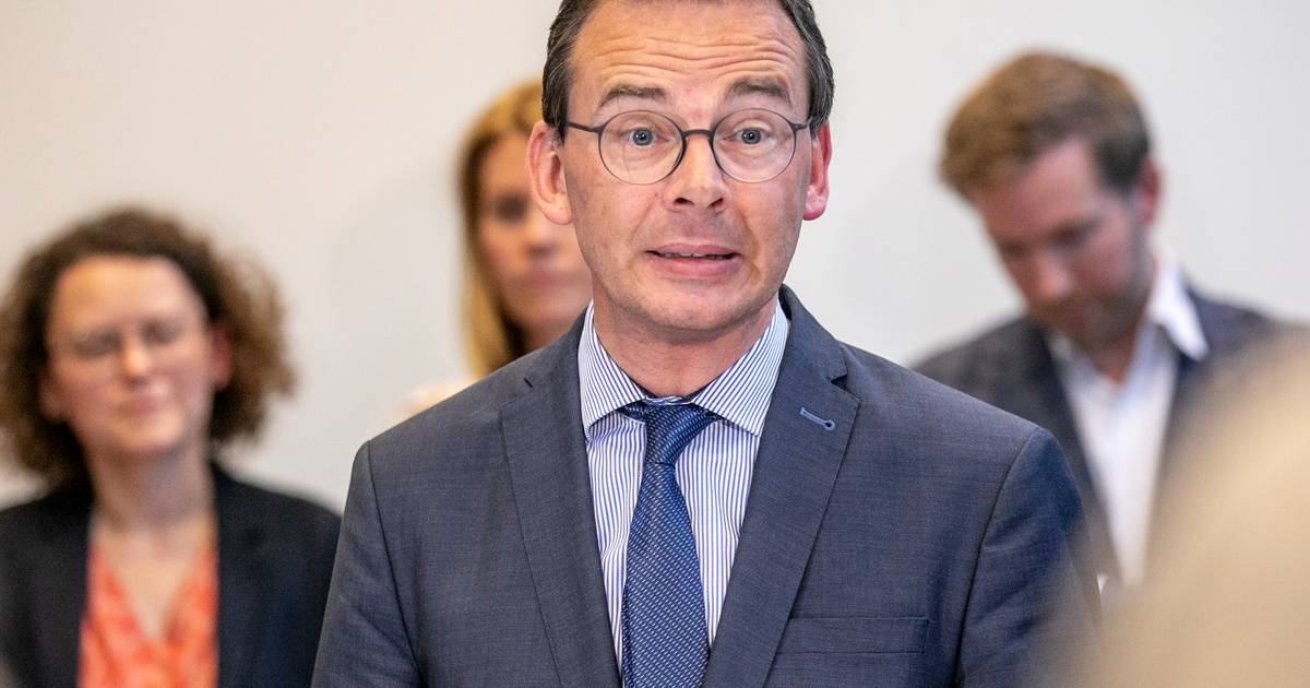 Wouter Beke neemt ontslag als Vlaams minister van Welzijn: “Overlijden ...