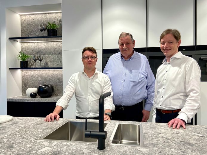 Volledig vernieuwd filiaal Dovy Keukens in Schoten is grootste ...