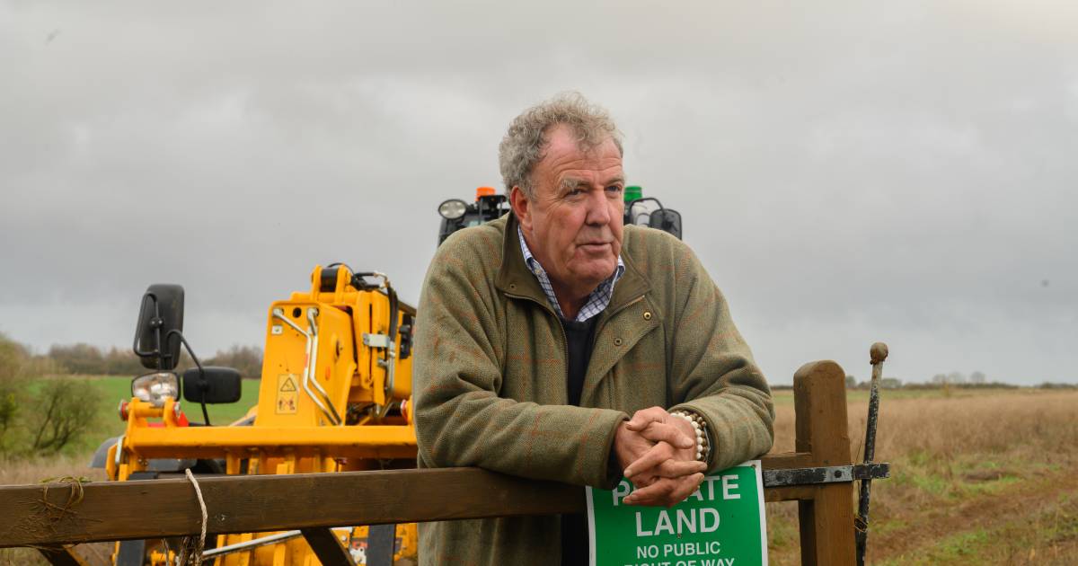 Beginnend boer Jeremy Clarkson kocht een gigantische tractor van ...