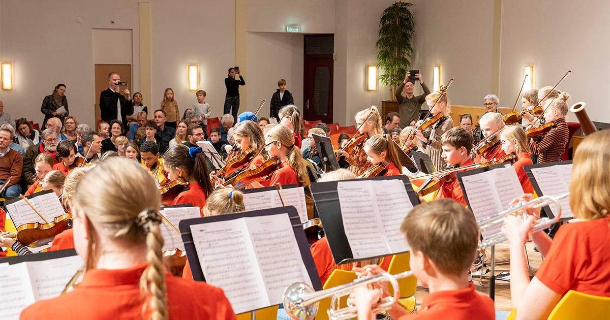 Zwolse kinderen spelen en zingen samen Kindermuziekweeklied in Doe Maar ...