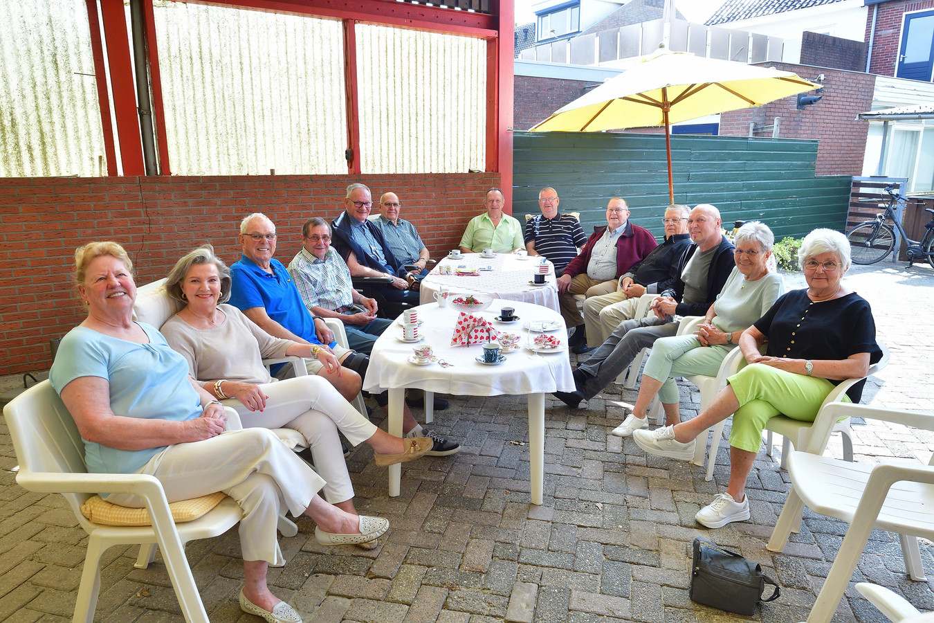 Biechten in de kappersstoel van Adje van Beek (1940-2023): ‘De meeste ...