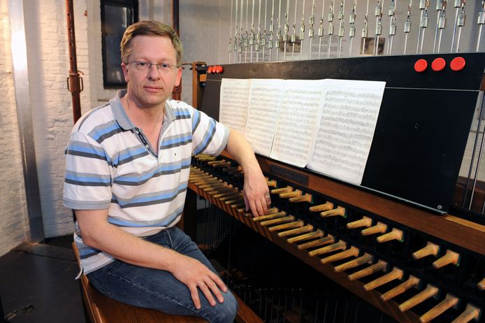 Luc Rombouts beiaardier van Vredesbeiaard | Leuven | hln.be