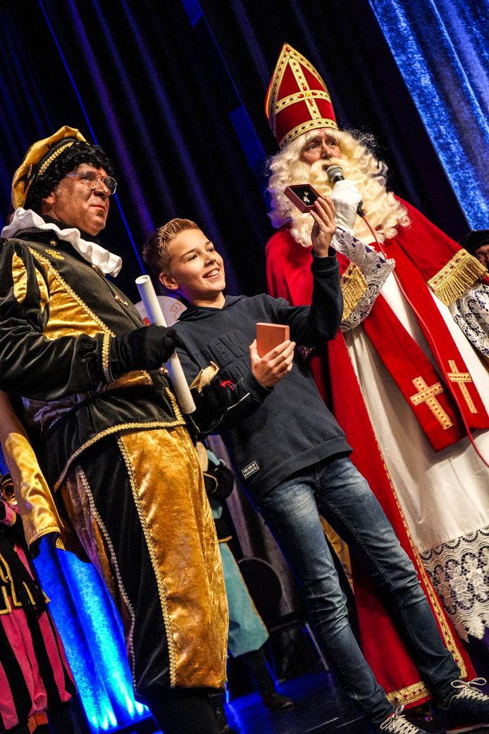 D Orde van de Kindervriend uitgereikt aan Florian de Beijer en ...