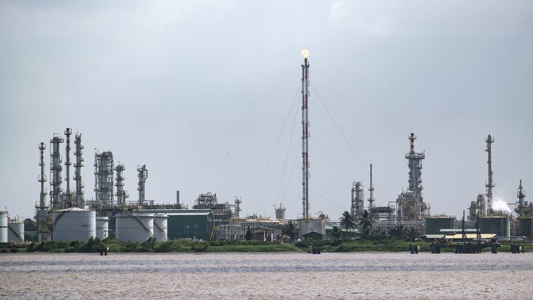 Oliebedrijf Total compenseert Suriname 44 miljoen om CO2-uitstoot