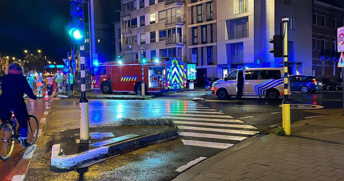 Bromfietser en automobilist botsen in Tentoonstellingslaan, één gewonde ...