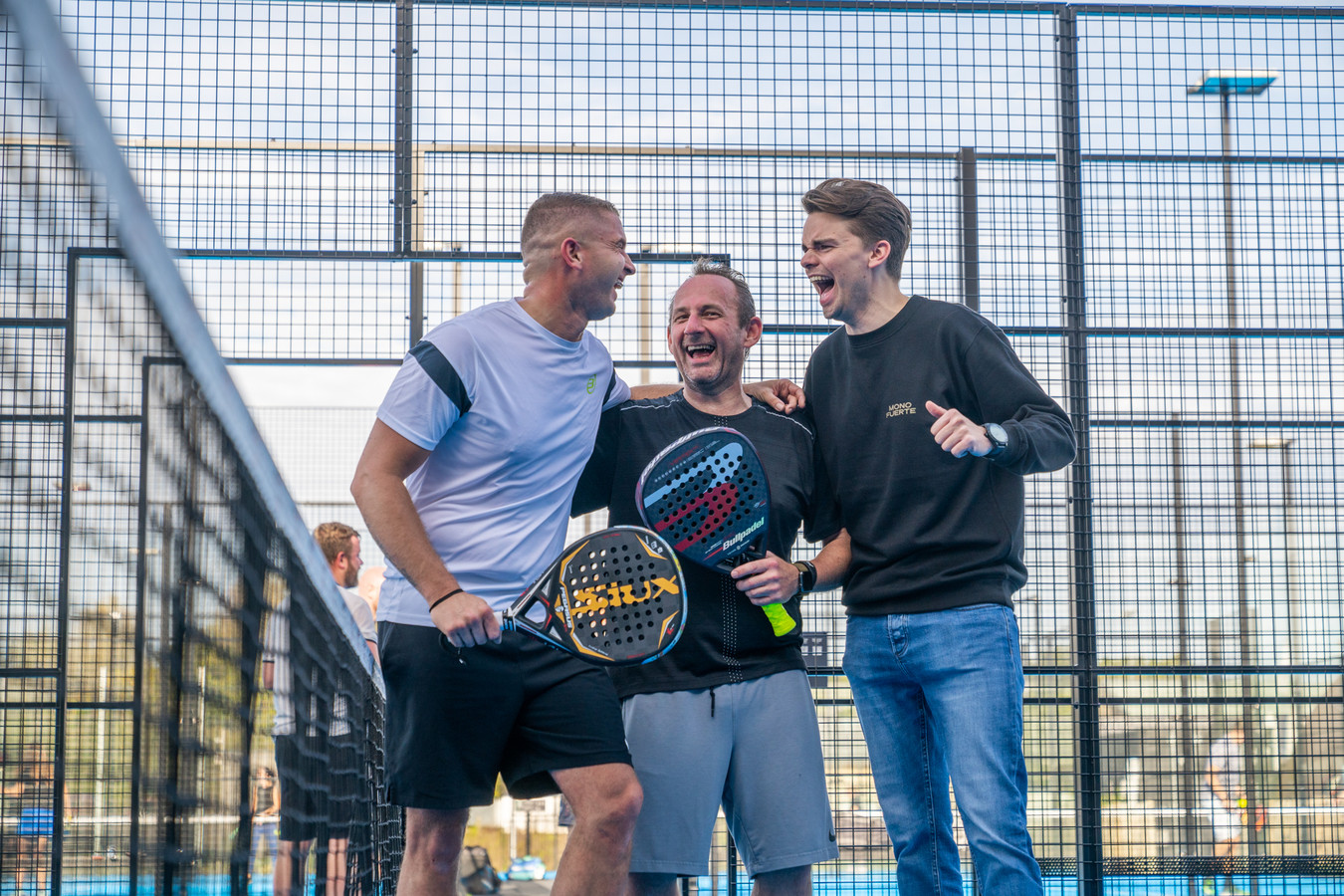 Bijna zestig man padelt ten voordele van twee G-gymnasten die naar WK ...