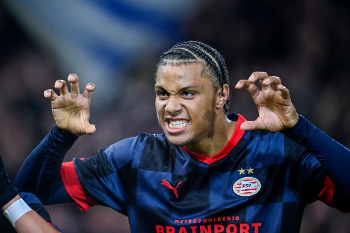 Jong PSV kan voorsprong niet vasthouden en moet in extremis een nederlaag slikken bij De ...