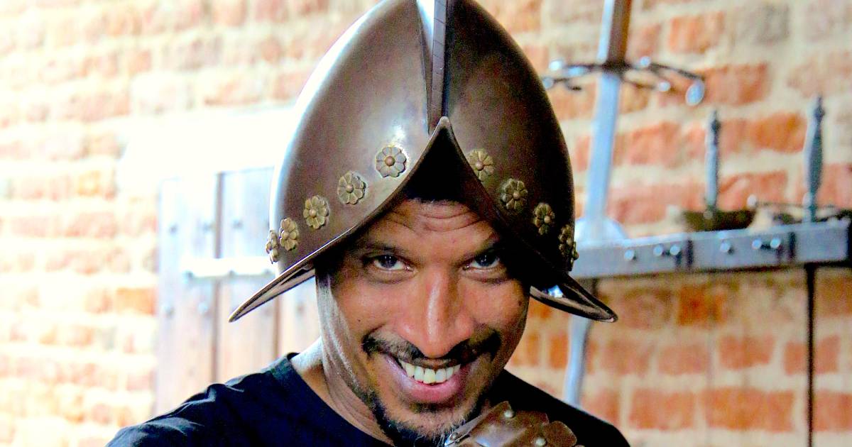 Zwolse rapper Rico beleeft jongensdroom: slapen in heus kasteel: ‘Tof ...