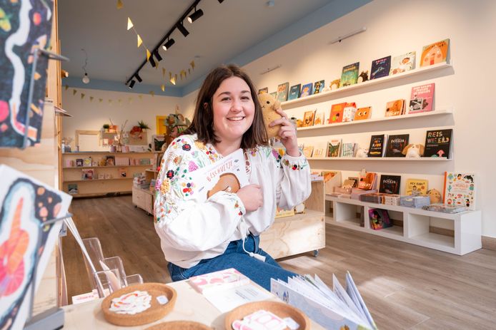NET OPEN. Ilse start na webshop met kinderboekenwinkel Studio Tosti in Onze-Lieve-Vrouwstraat ...