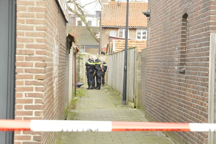 Zwaargewonde man gevonden in Oss, politie doet onderzoek | Oss | bd.nl