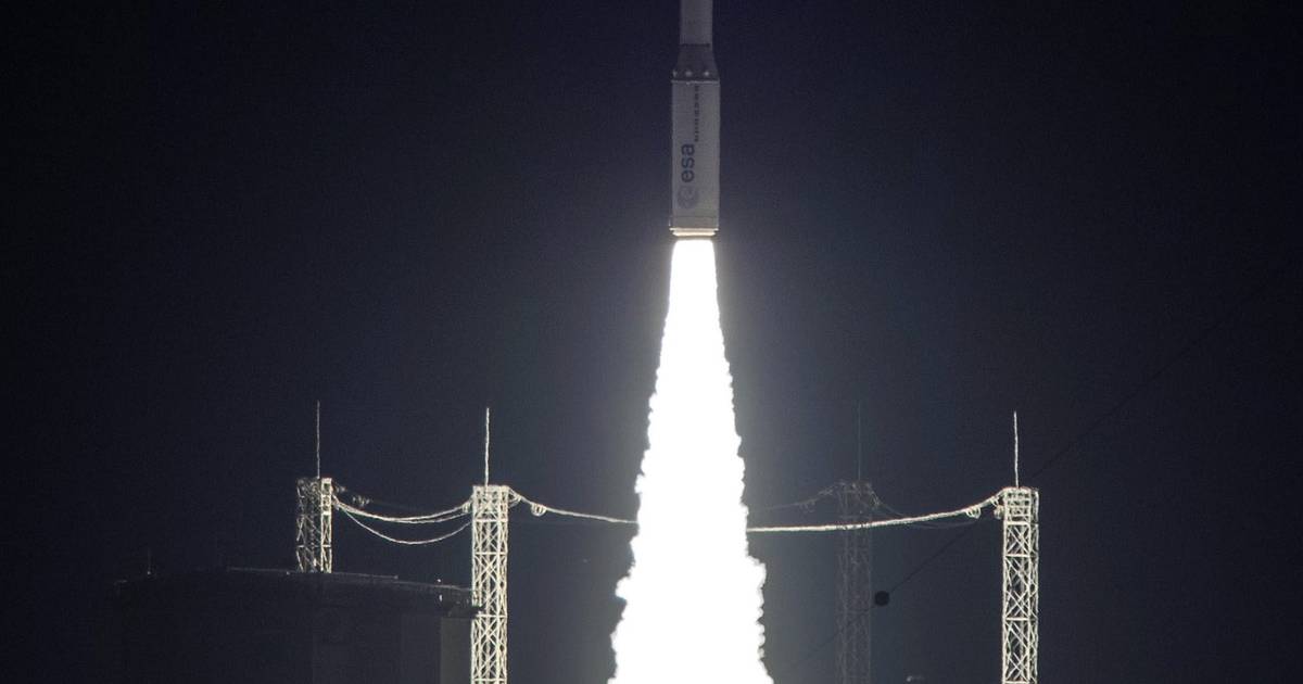 Europese Vega-raket met Sentinel-satelliet gelanceerd | Wetenschap ...