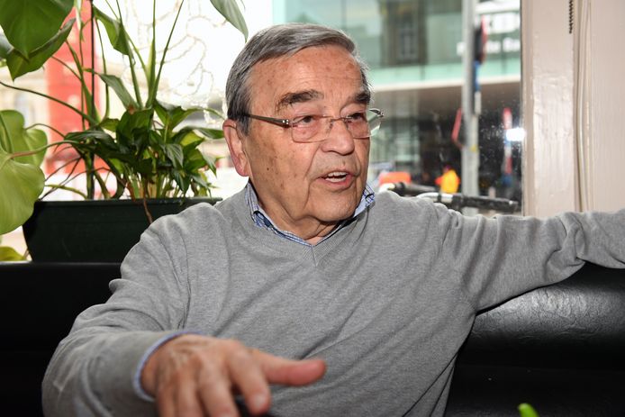 Louis Tobback (sp.a) één jaar na het afscheid van de sjerp: “Het zwarte ... Louis Tobback (sp.a) één jaar na het afscheid van de sjerp: “Het zwarte ...
