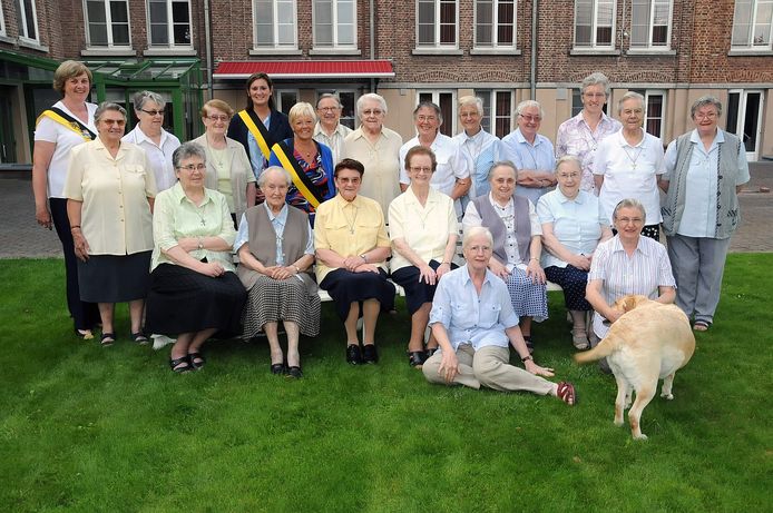 Zuster Hilda viert 50 jaar professie | Dilbeek | hln.be Zuster Hilda viert 50 jaar professie | Dilbeek | hln.be