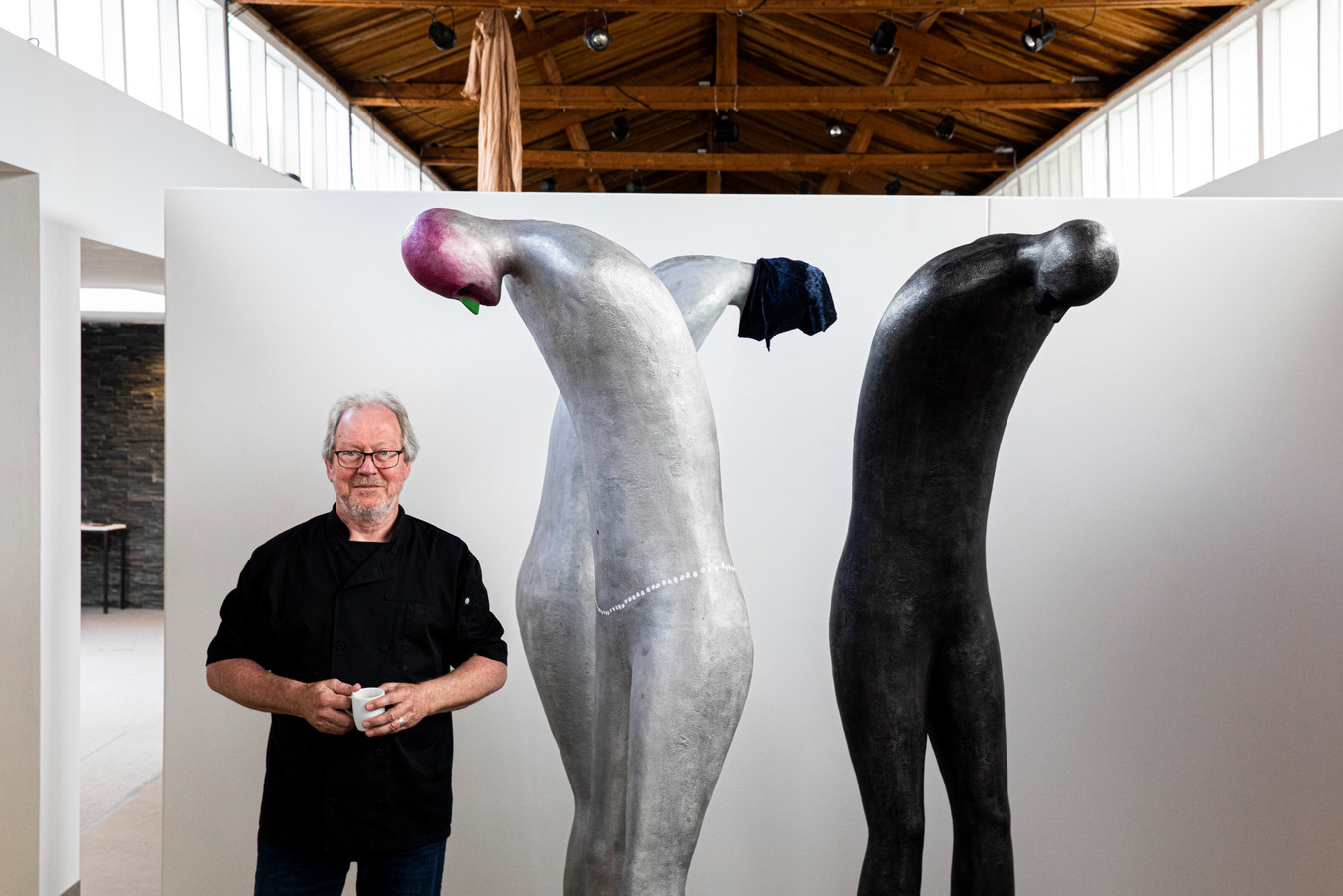 ‘Hartstochtelijk kunstliefhebber’ neemt afscheid met expositie vol ...
