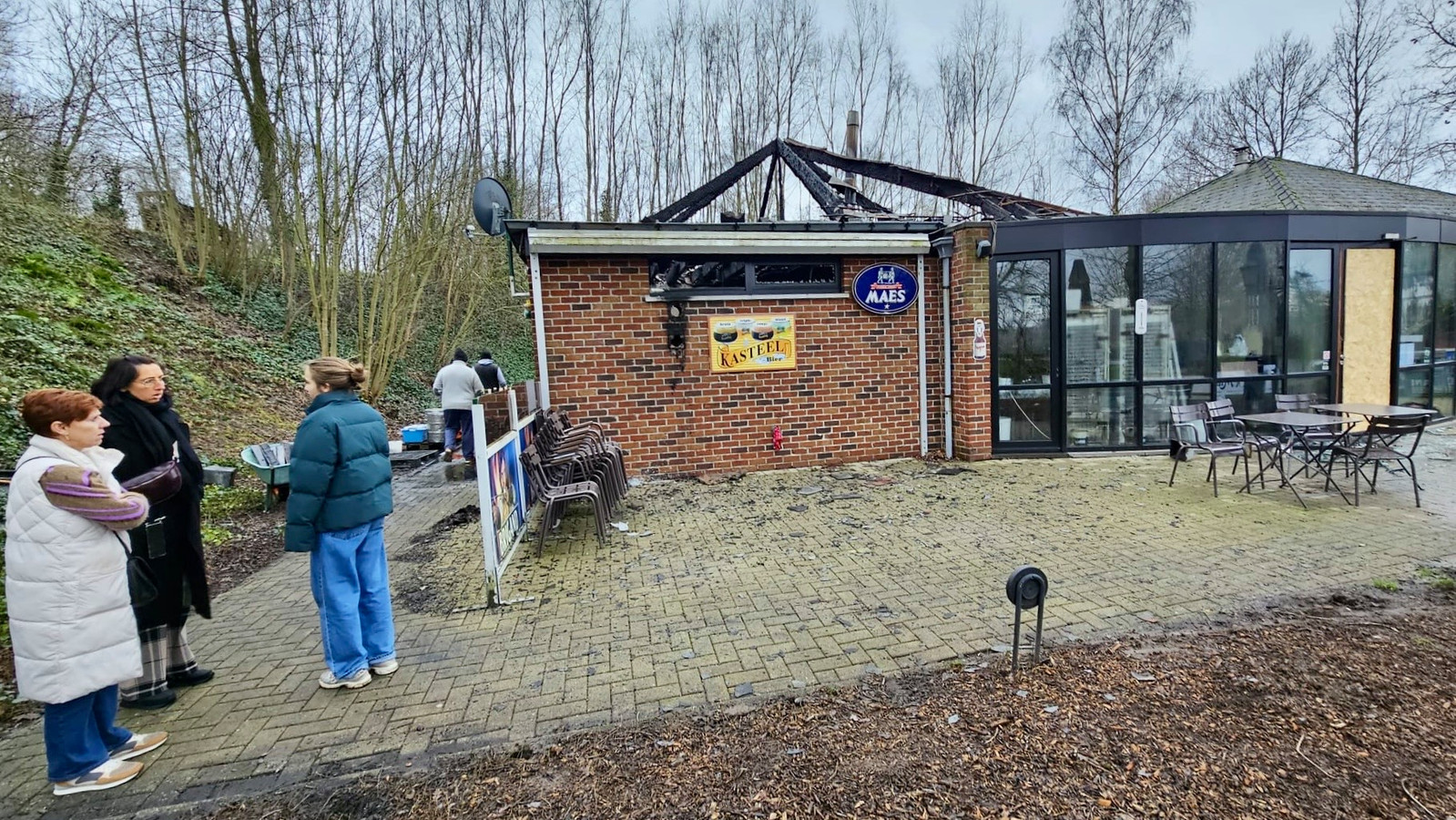 Zware brand vernielt café ‘De Waterlander’ in Bornem: “Je zaak na 23 ...