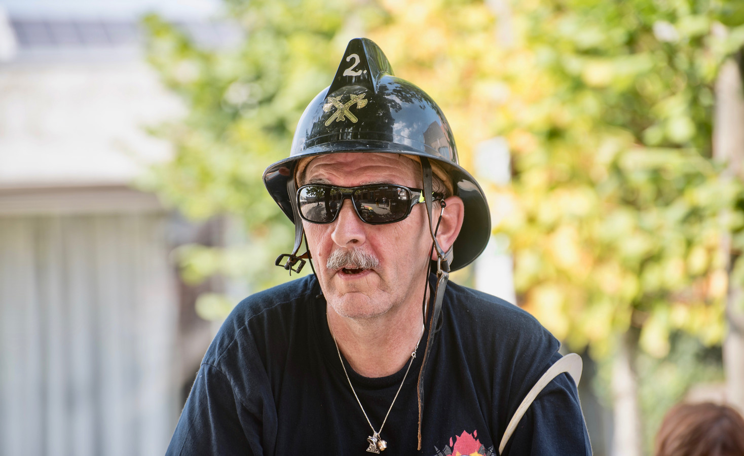 Gemeentearbeider Kris (60) zegt na 30 jaar de brandweer vaarwel: “Maar ...