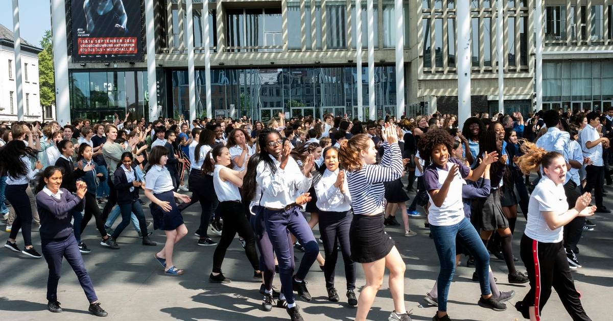 1.000 leerlingen houden flashmob | Antwerpen | hln.be