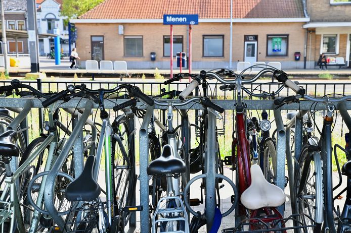 Weesfietsen aan station Menen worden binnenkort verwijderd | Menen | hln.be