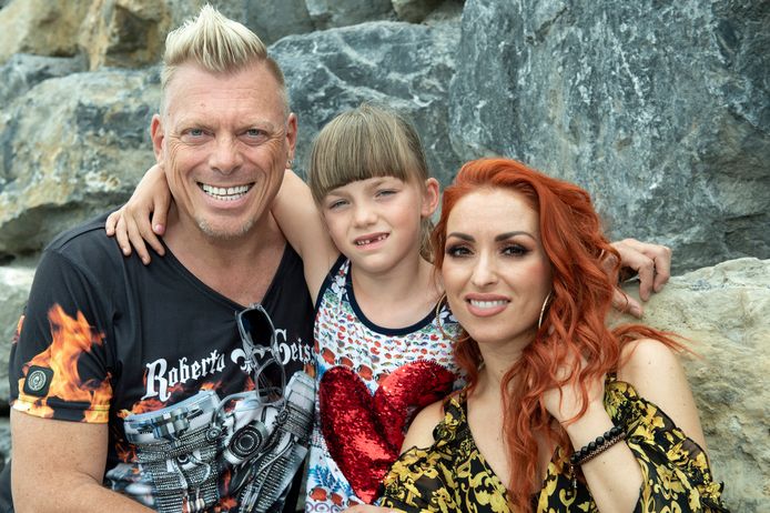 Pat Krimson is zijn wilde haren én 16 kilo kwijt: “Sinds ik sport en ...