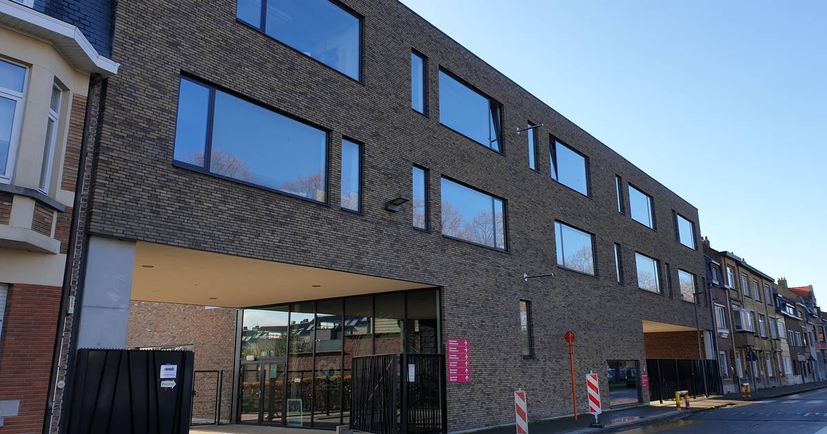 Directie Atheneum Ninove informeert leerlingen nu toch over ...