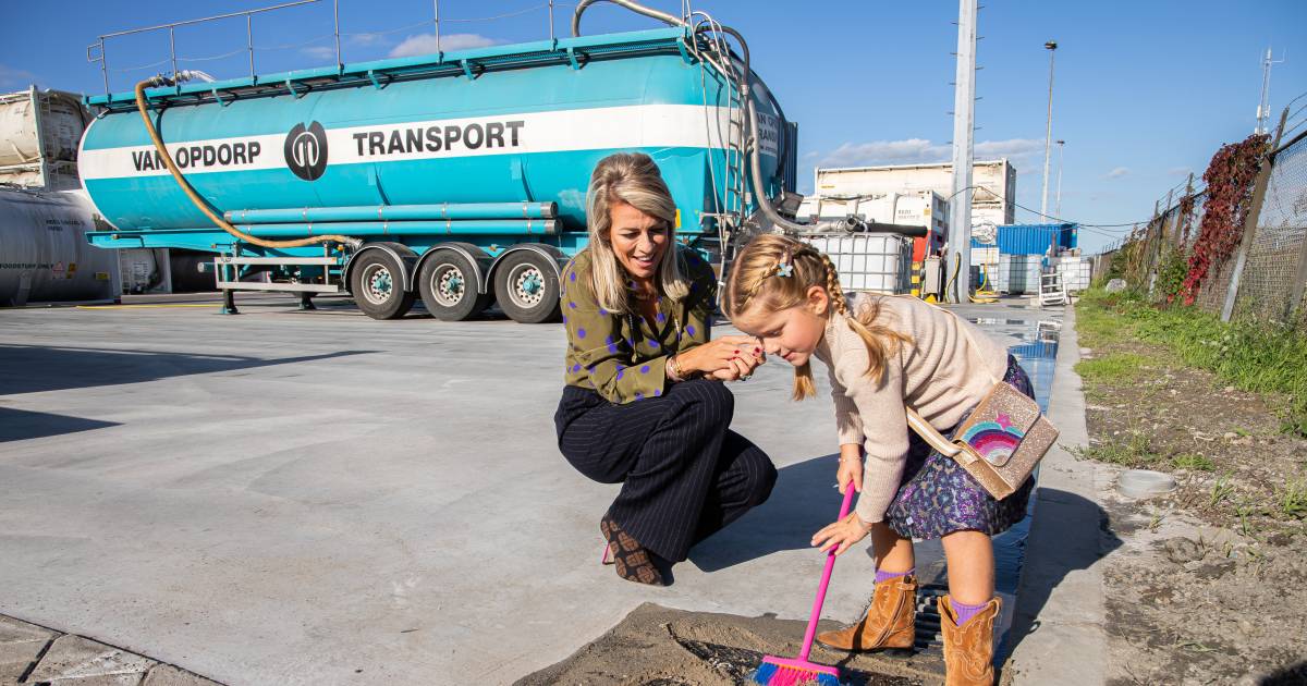 Julie is nog maar vier jaar, maar heeft nu al haar eigen ...