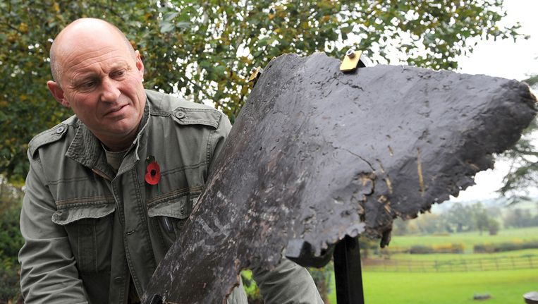 Arrestaties om bronzen bil van 'Saddam Hoessein' | Het Parool