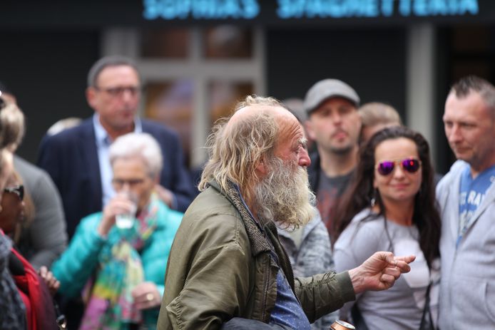Breda rouwt om zwerver Willem die niet dood is, hij herstelt van een ...