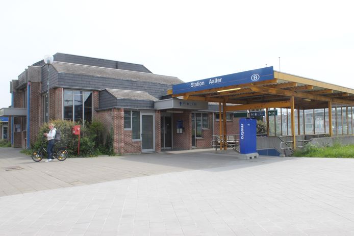 Station Aalter gaat na de zomer al plat: nieuw kleiner loketgebouw ...