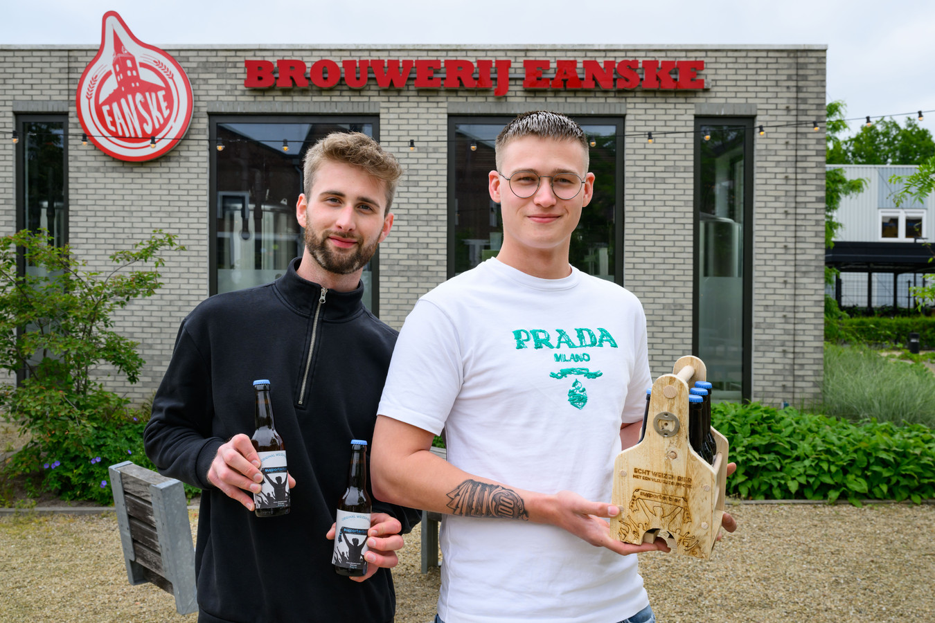 Bier van uit de hand gelopen studentenbedrijf in de schappen van grote ...