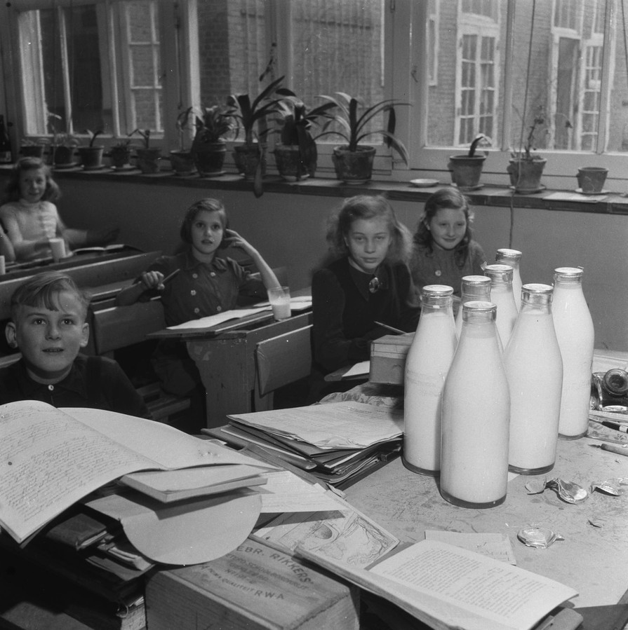 Trauma’s van schoolmelk: ‘Lauwe melk met laagje room en de meest ...